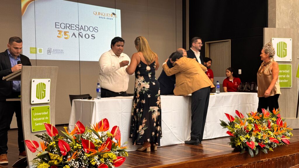 Más de 150 egresados UIS fueron homenajeados en la celebración de ...